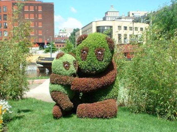 18 Amazing Shrub & Bush Sculptures Around the World - Organize With Sandy