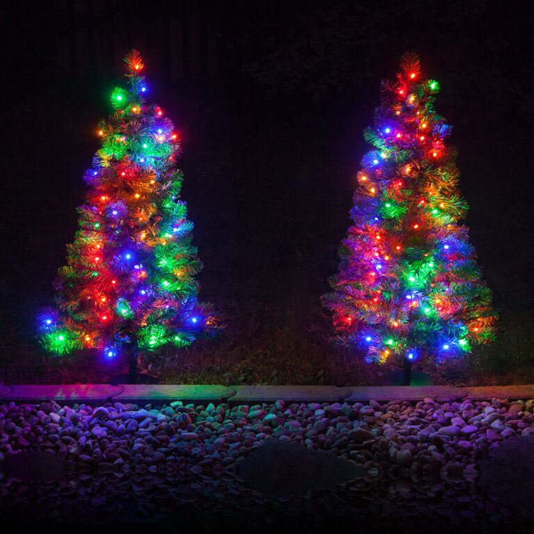 How to Make an Outdoor Christmas Tree Frame - Organize With Sandy