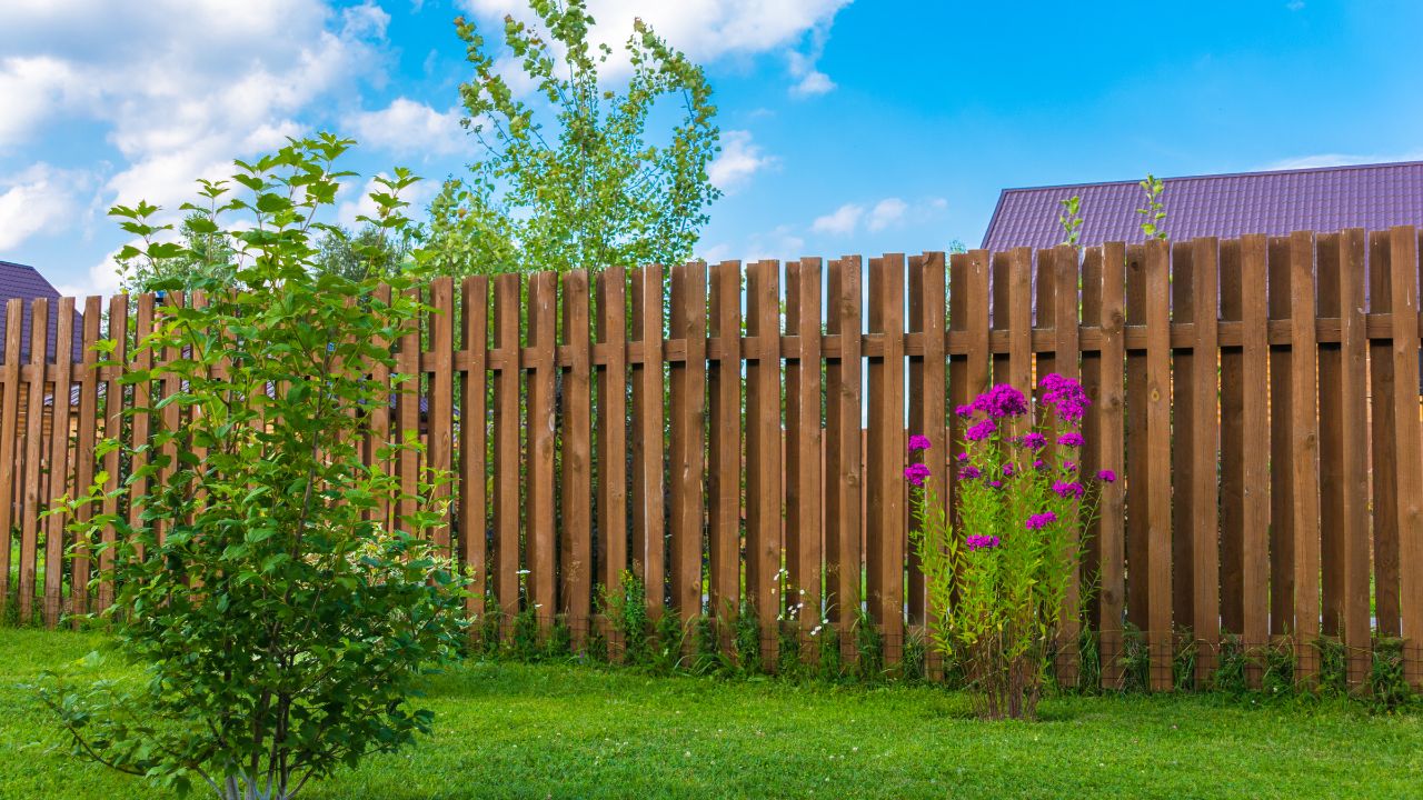 The Best Way to Build a Strong, Long-Lasting Fence in 2025 - Organize ...